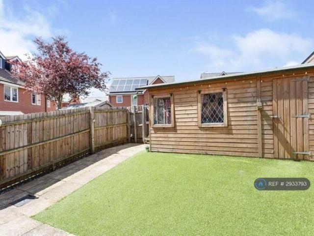 4 bedroom end of terrace house for rent in Carradine Crescent, Oxley Park, Milton Keynes, MK4