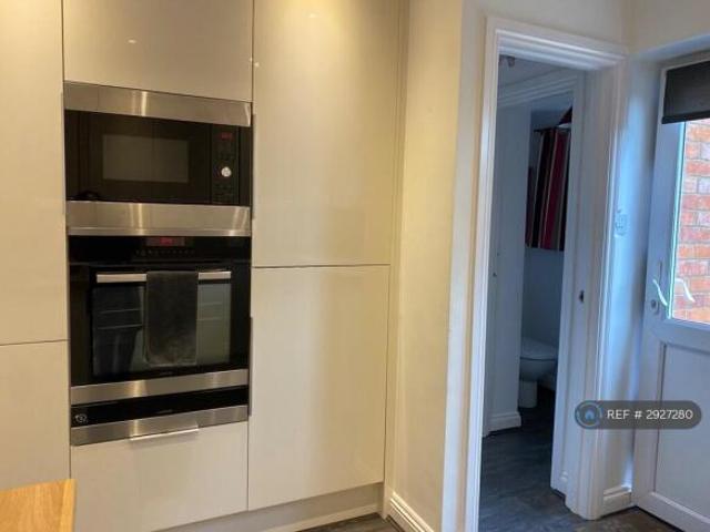 4 bedroom end of terrace house for rent in Cranbury Road, Reading, RG30