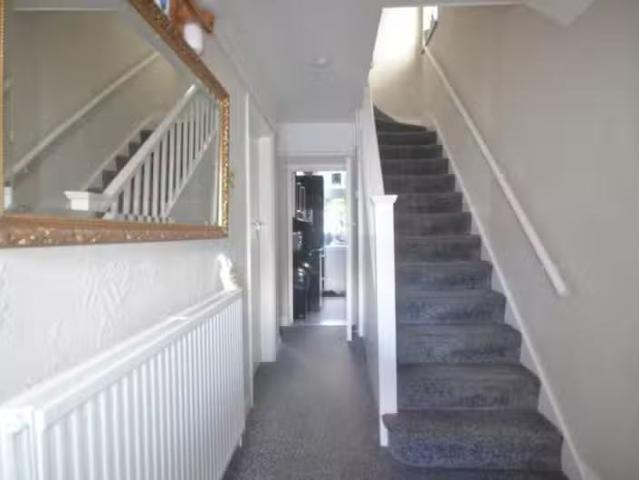 4 bedroom end of terrace house for rent in Craven Garden, IG6.
