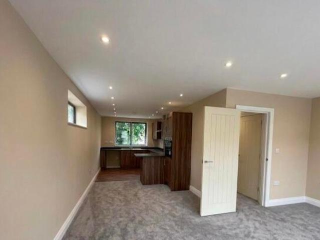 4 bedroom end of terrace house for rent in Cricklade Avenue, Lambeth, London, SW2
