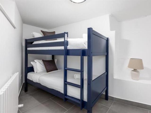 4 bedroom end of terrace house for rent in Crofton Road, London, SE5