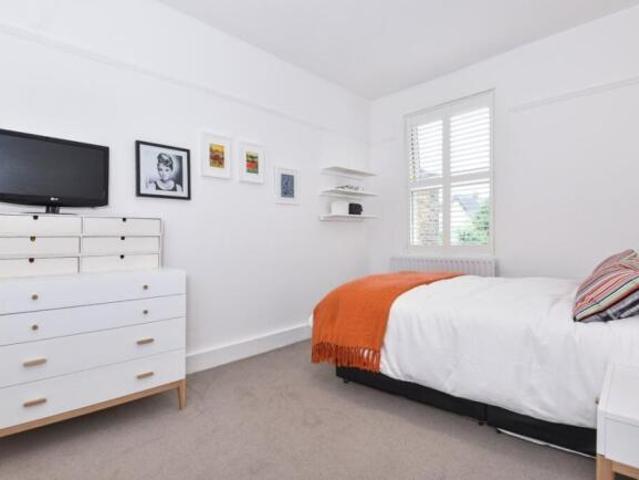 4 bedroom end of terrace house for rent in Amity Grove, Raynes Park, London, SW20