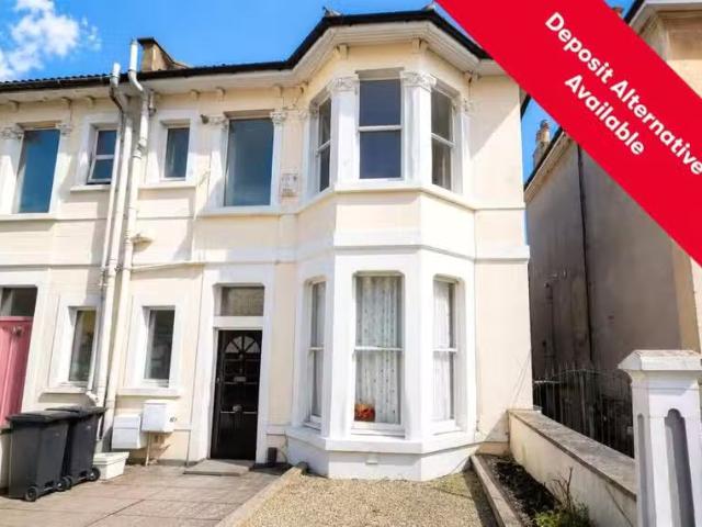 4 bedroom end of terrace house for rent in Ashley Court Road.