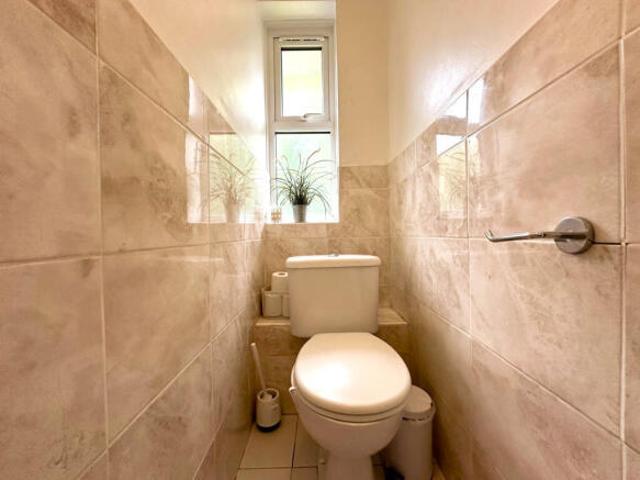 4 bedroom end of terrace house for rent in Avis Square, Stepney, London, E1