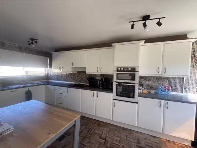 4 bedroom end of terrace house for rent in Bath, BA2