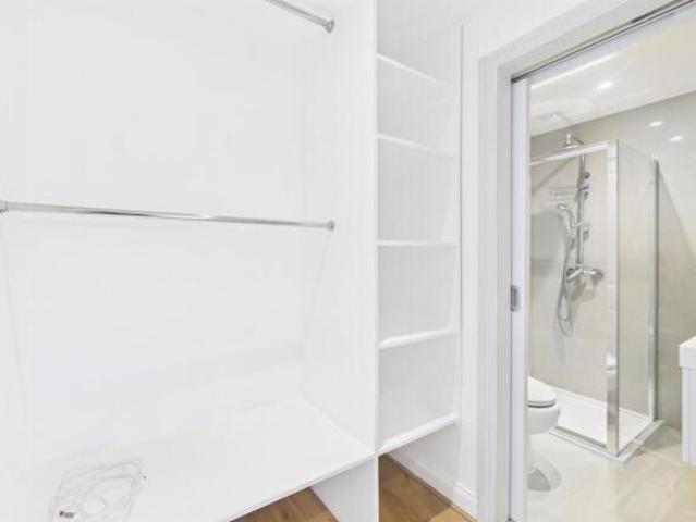 4 bedroom end of terrace house for rent in Beverley Gardens, Worcester Park, KT4