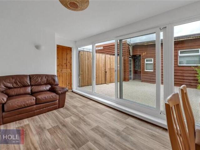 4 bedroom end of terrace house for rent in Beverley Road, Horfield, Bristol, BS7