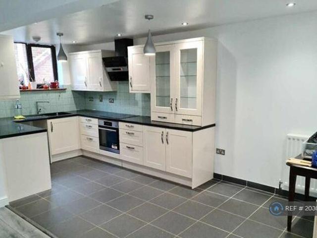 4 Bedroom End Of Terrace House For Rent In Bedford