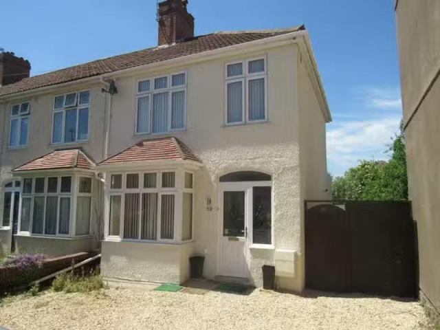 4 bedroom end of terrace house for rent in Berkeley Road, Fish.