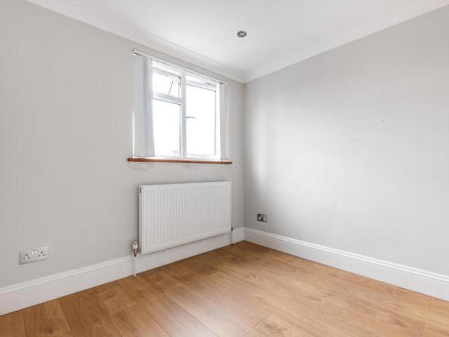 4 bedroom end of terrace house for rent in Brookbank Road, Lewisham, London, SE13