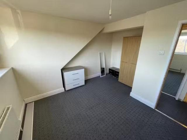 4 bedroom end of terrace house for rent in Buller Street, BRAD.