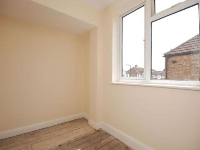 4 bedroom end of terrace house for rent in Byron Avenue, Raynes Park, New Malden, KT3