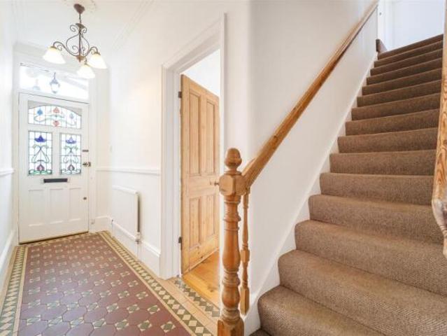 4 bedroom end of terrace house for rent in Gumleigh Road, Ealing, W5