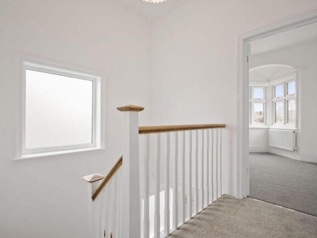 4 bedroom end of terrace house for rent in Downton Avenue, London, SW2