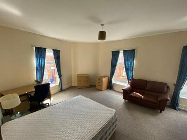 4 Bedroom End Of Terrace House For Rent In Derby