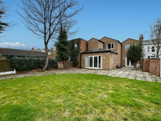 4 bedroom end of terrace house for rent in Duke Street, Formby, Liverpool, L37