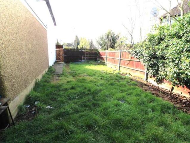 4 bedroom end of terrace house for rent in Ealing, London, W5