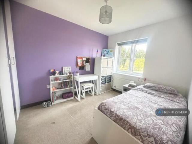 4 bedroom end of terrace house for rent in Elm Gardens, Brentwood, CM15