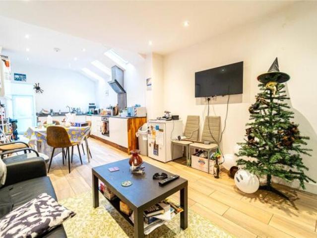4 bedroom end of terrace house for rent in Exeter Road, Birmingham, B29
