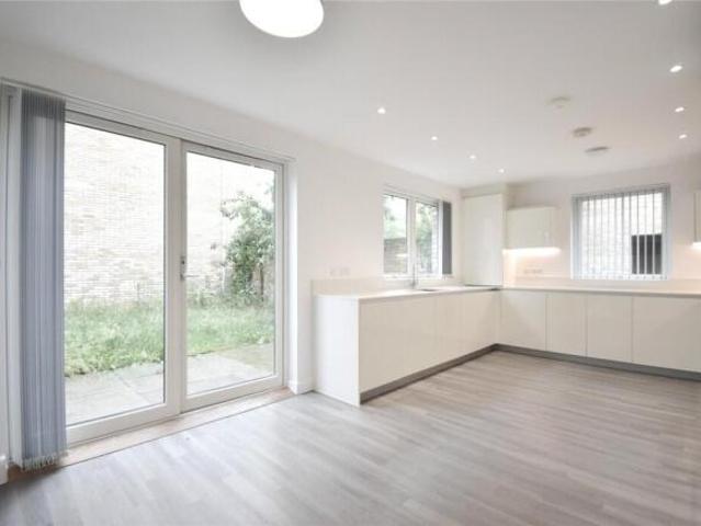 4 bedroom end of terrace house for rent in Fowler Avenue, Trumpington, Cambridge, CB2