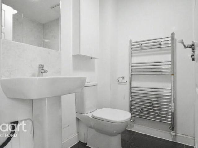 4 bedroom end of terrace house for rent in Foster Drive, DARTFORD, DA1