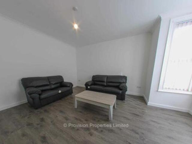 4 Bedroom End Of Terrace House For Rent In Kirkstall, Leeds