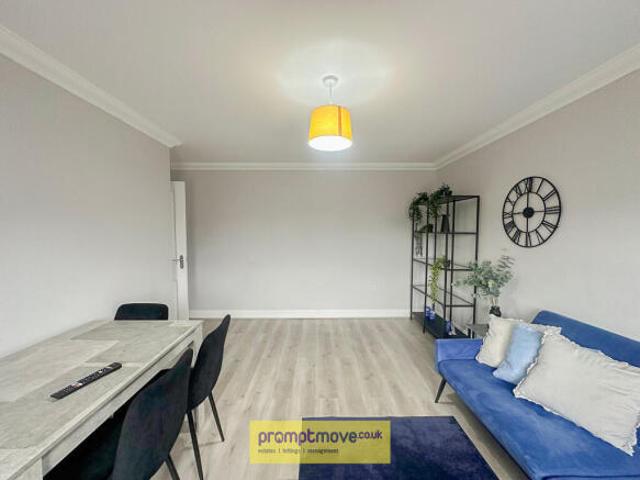4 bedroom end of terrace house for rent in Holland Road Luton LU3 1JJ, LU3