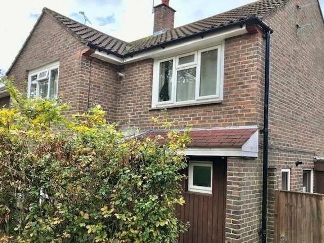 4 bedroom end of terrace house for rent in Horewood Road Bracknell RG12