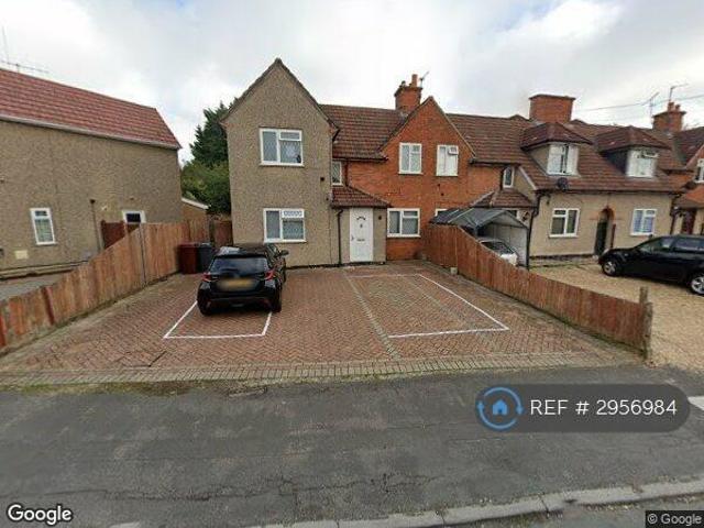 4 bedroom end of terrace house for rent in Hazel Crescent, Reading, RG2