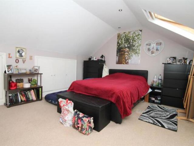 4 bedroom end of terrace house for rent in Hamilton Crescent, Palmers Green, London N13