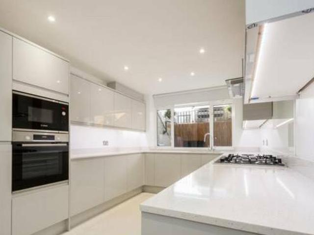 4 bedroom end of terrace house for rent in Harley Road London NW3