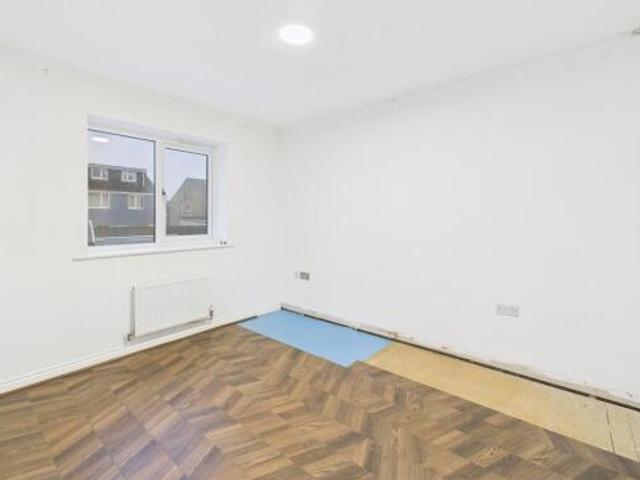 4 bedroom end of terrace house for rent in Harlyn Drive, Pennycross, Plymouth, PL2