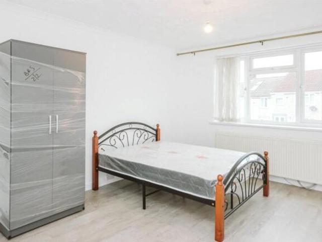 4 bedroom end of terrace house for rent in Headford Avenue, St George, Bristol, BS5