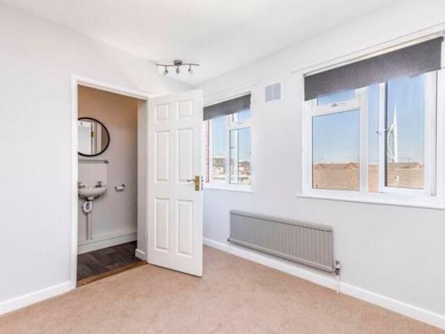 4 bedroom end of terrace house for rent in High Street, Old Portsmouth, PO1