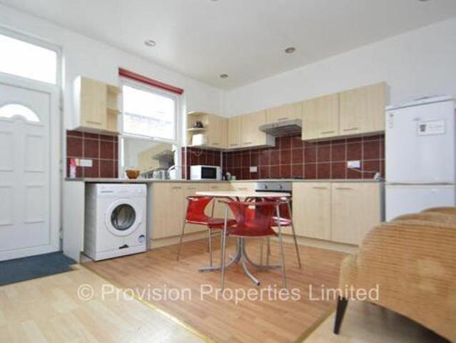 4 Bedroom End Of Terrace House For Rent In Hyde Park, Leeds