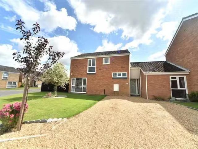 4 bedroom end of terrace house for rent in Oak Lane, RAF Laken.