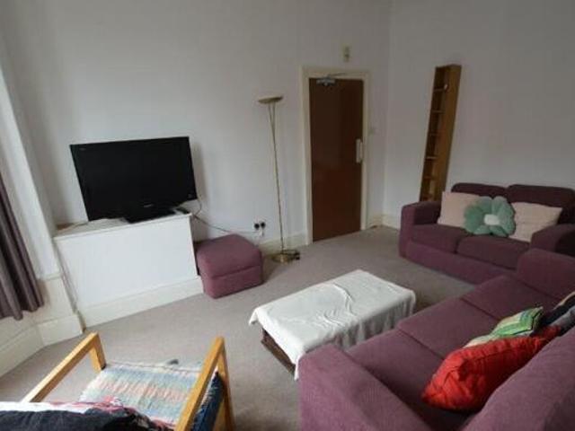 4 Bedroom End Of Terrace House For Rent In Leeds, West Yorkshire