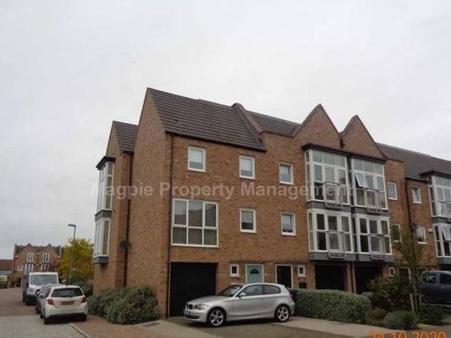 4 bedroom end of terrace house for rent in Little Paxton PE19