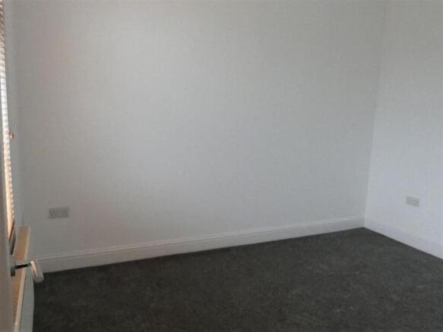 4 bedroom end of terrace house for rent in Moorcroft Drive, BD4