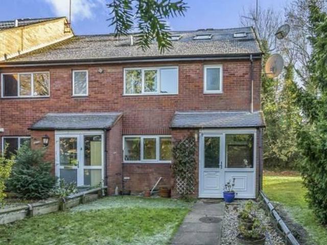 4 bedroom end of terrace house for rent in Morgan Close Northwood HA6