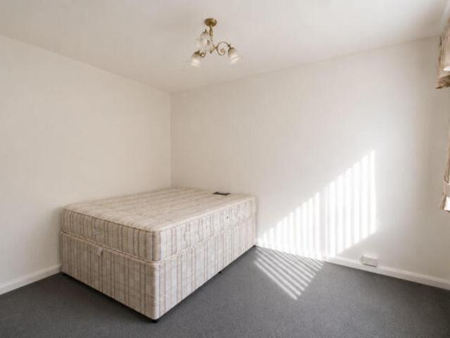 4 bedroom end of terrace house for rent in Mayors Croft, Coventry, CV4 8FF, CV4