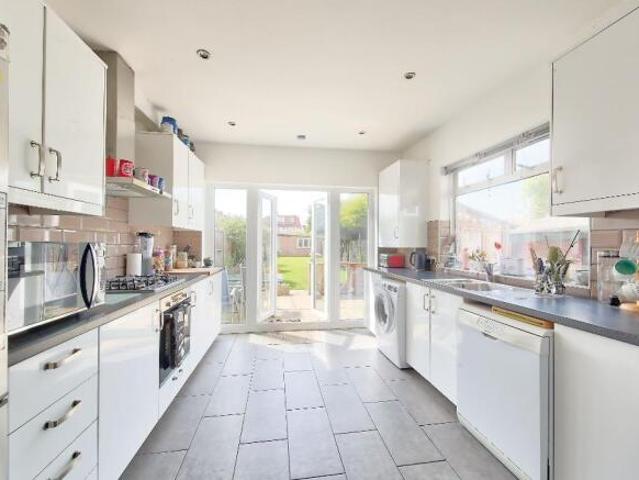 4 bedroom end of terrace house for rent in Martin Way, Morden, SM4 4AW, SM4