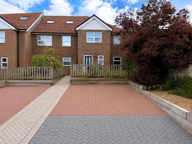 4 bedroom end of terrace house for rent in Nash Lane, Margate.