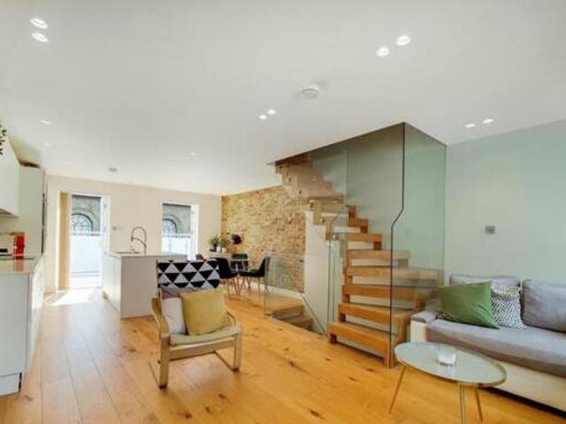 4 Bedroom End Of Terrace House For Rent In New Cross, London