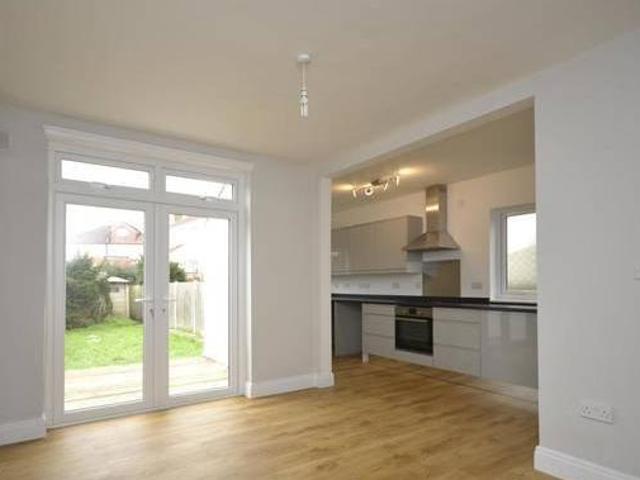 4 bedroom end of terrace house for rent in Sandling Avenue BRISTOL BS7