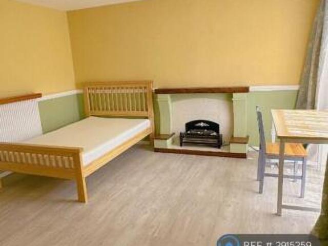 4 bedroom end of terrace house for rent in Sea Mill Gardens, Portsmouth, PO1