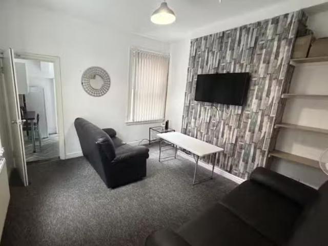 4 bedroom end of terrace house for rent in Sefton Road, Birmin.