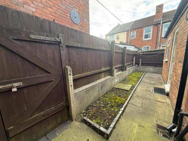 4 bedroom end of terrace house for rent in Sefton Road, Birmingham, B16
