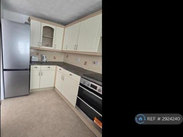 4 bedroom end of terrace house for rent in Sparkford Gardens, London, N11