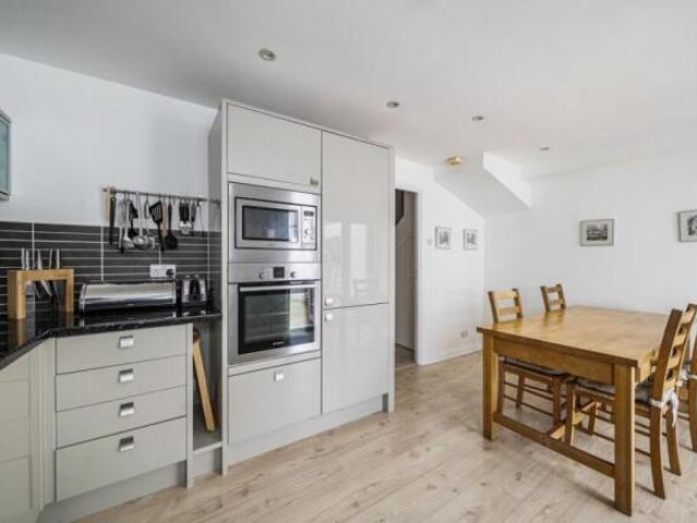 4 bedroom end of terrace house for rent in St. Crispins Close London NW3
